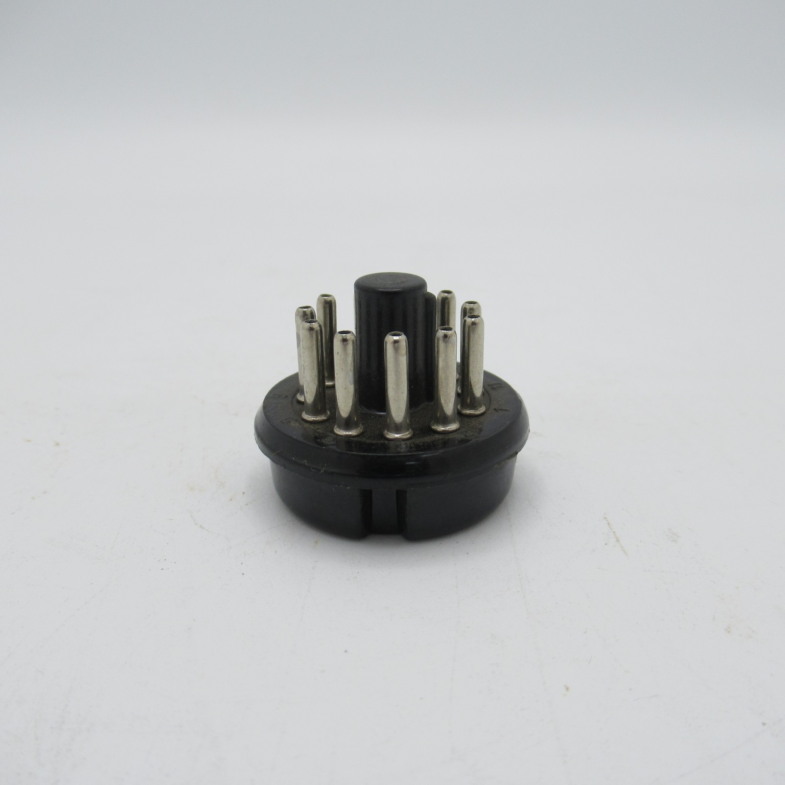 11PINACCPLUG 11 Pin Octal Male Accessory Plug, MFR: Cinch (Commonly ...